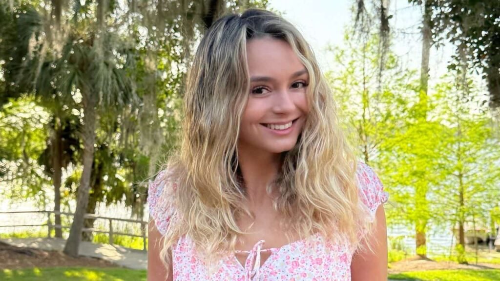 Kirstentoosweet Bio Wiki Age Height Net Worth Dating Facts