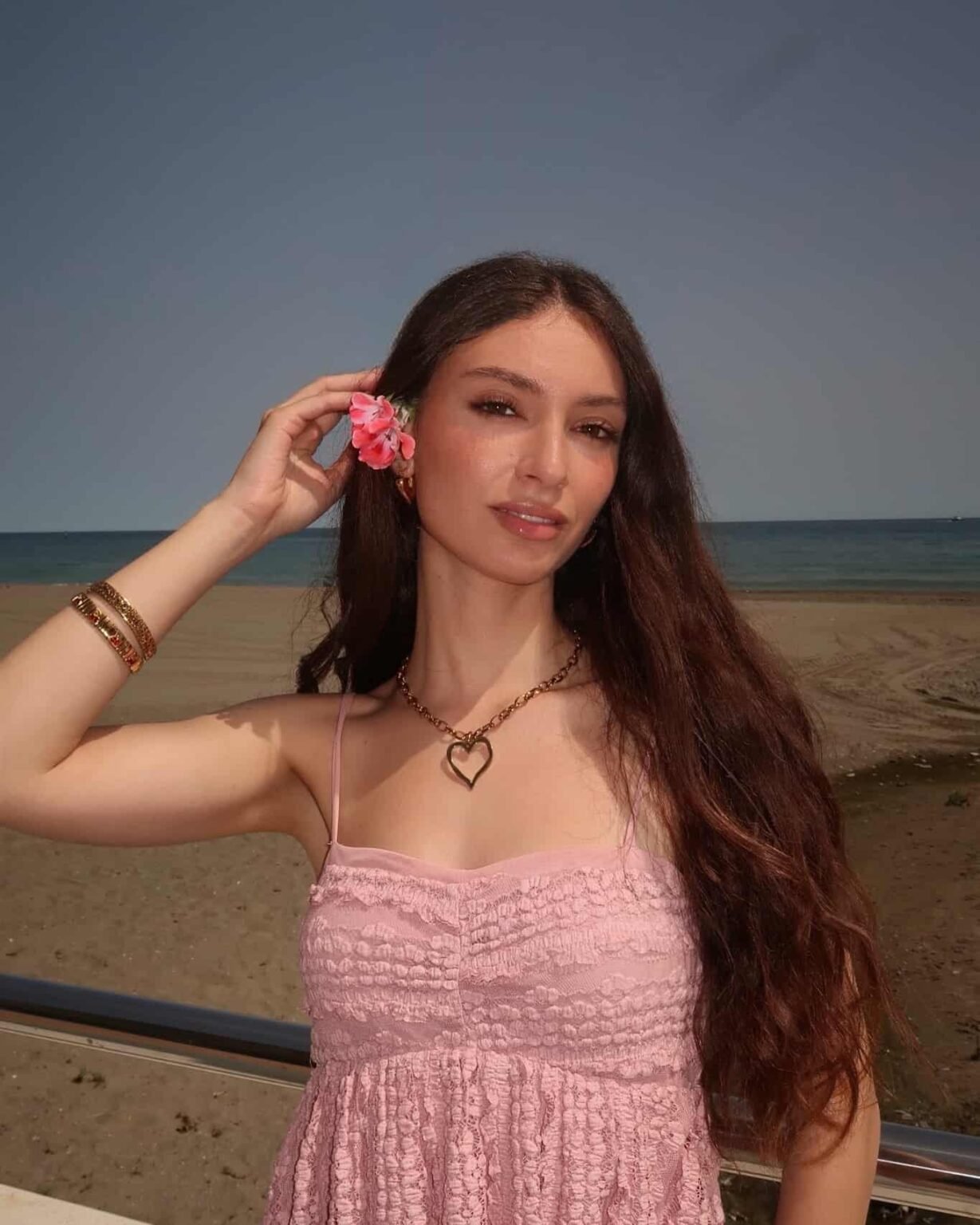 Estefania Perez | Bio, Wiki, Age, Height, Net Worth, Dating, Trivia